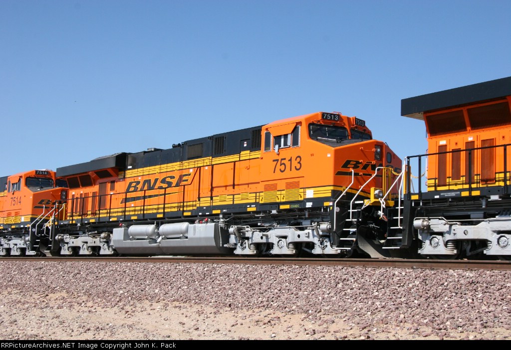 BNSF 7513